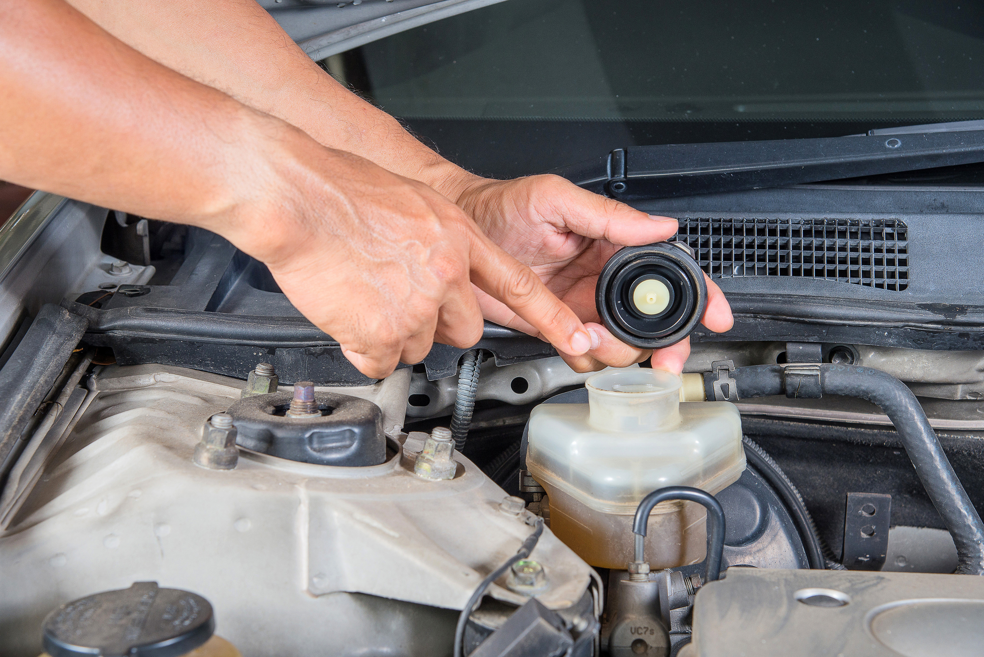 Car Sound Brake Fluid