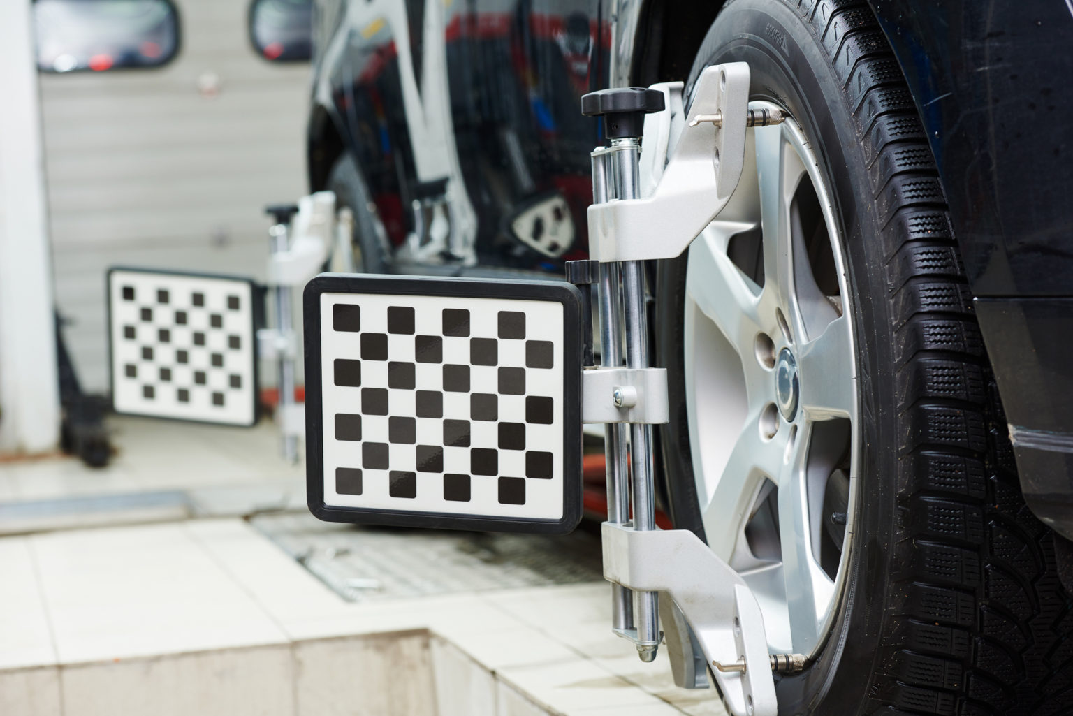 7 Bad Alignment Symptoms You Shouldn’t Ignore - My Car Makes Noise