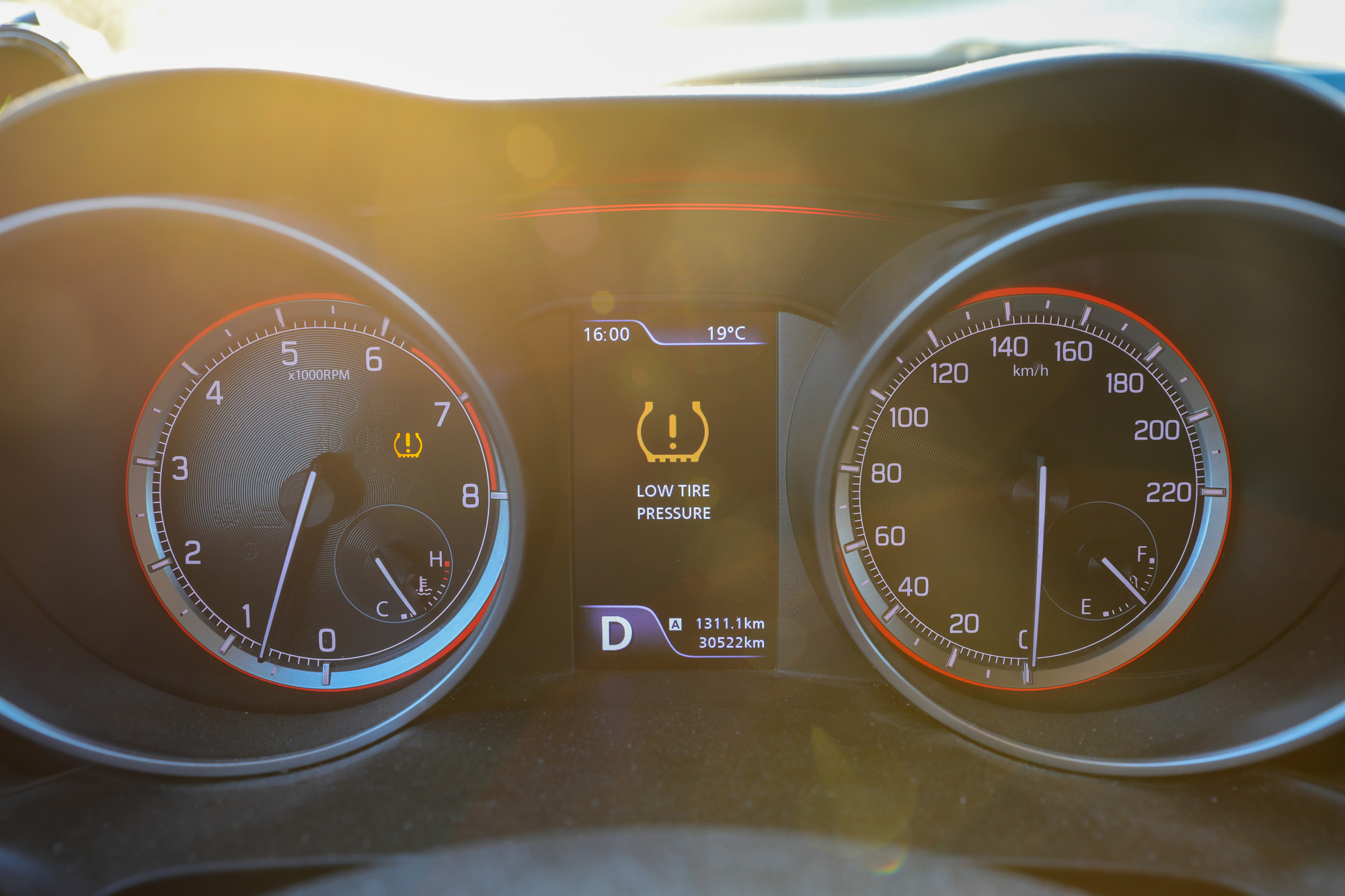 Low Tire Pressure Light but Tires are Fine (Causes and How to Fix It ...