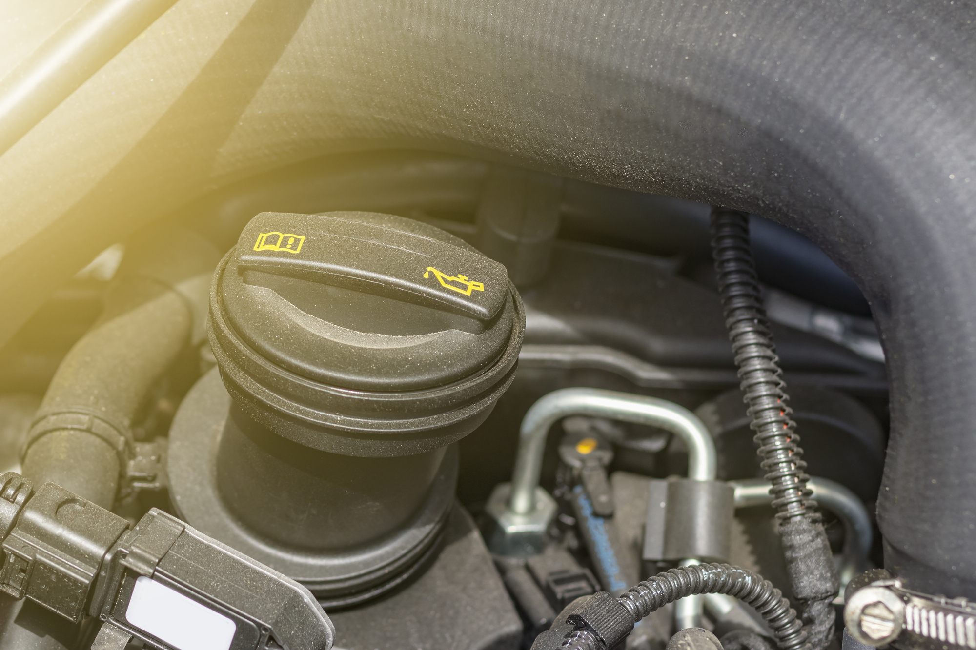 SAE Oil: Everything You Need to Know About It - My Car Makes Noise