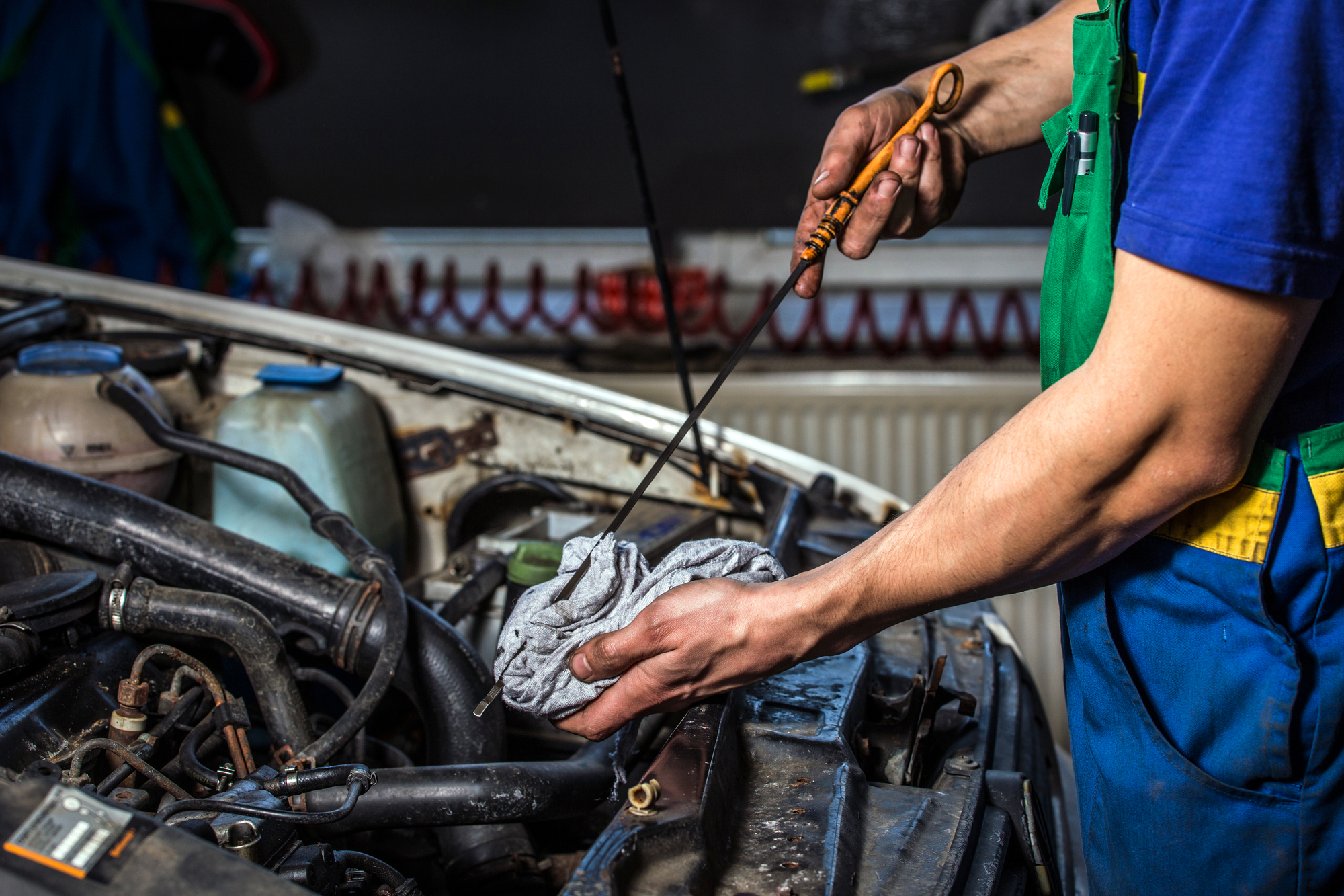 How to Tell if Your Engine is Damaged from No Oil? - My Car Makes Noise