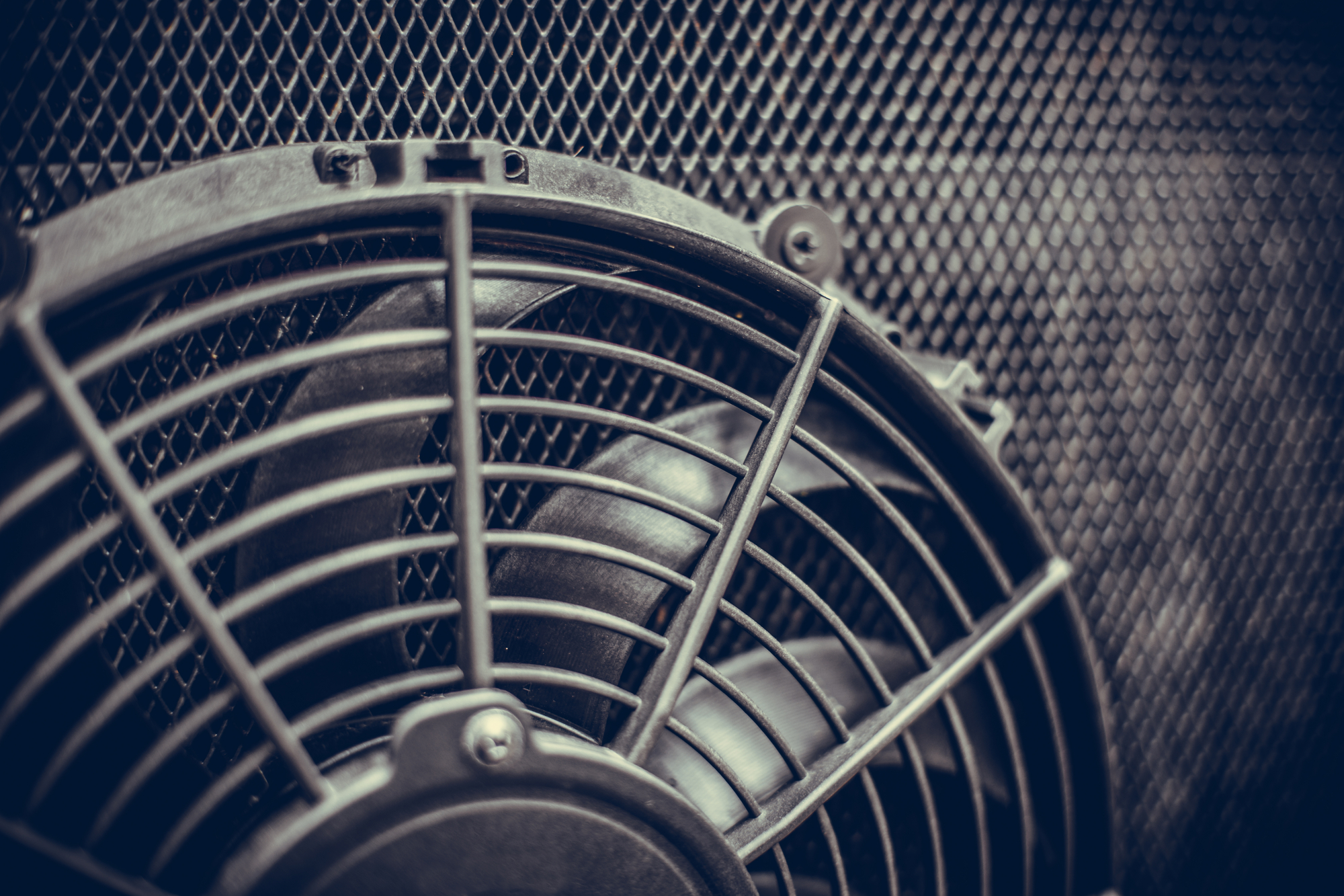 Bad Radiator Fan Symptoms (+Replacement Cost) - My Car Makes Noise