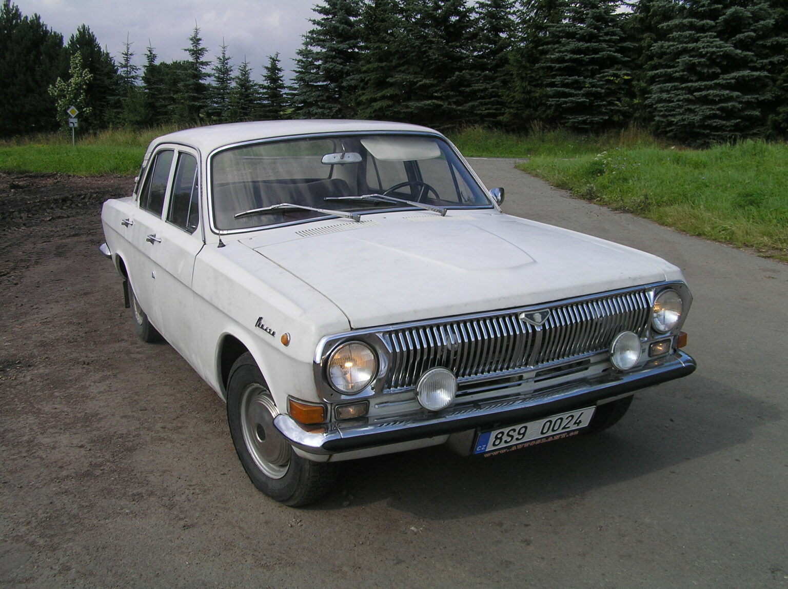 A Peek Behind the Iron Curtain: Cars of the Soviet Era - My Car Makes Noise