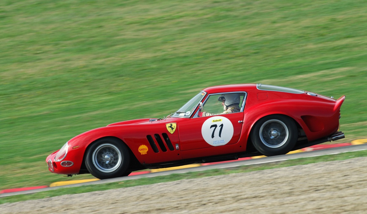 25 Iconic Race Cars That Redefined Speed and Style - My Car Makes Noise