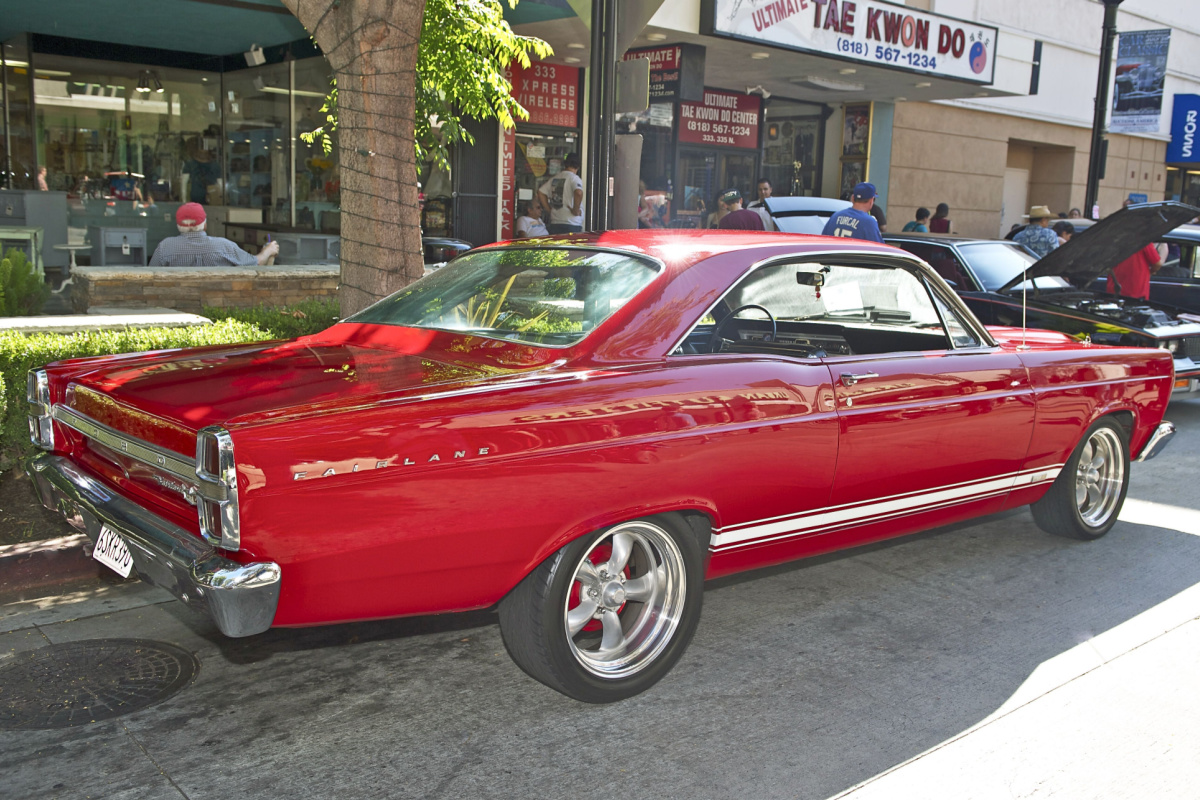 Showcasing the Best Classic Muscle Cars from Ford, Chevy, and Dodge ...