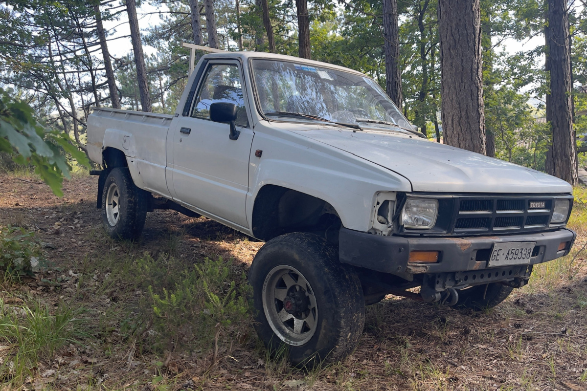 19 Myths About Pickup Trucks That Don’t Hold Up - My Car Makes Noise