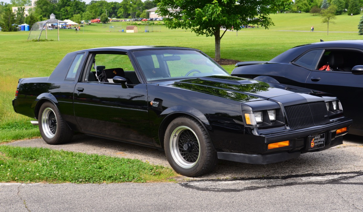 A Journey Through the Evolution of American Cars - My Car Makes Noise