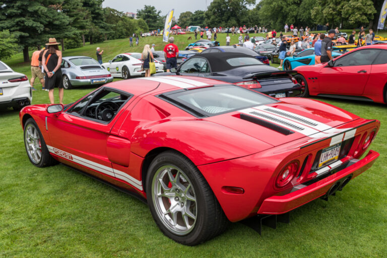 Exploring the Top 25 Cars That Defined the 2000s - My Car Makes Noise