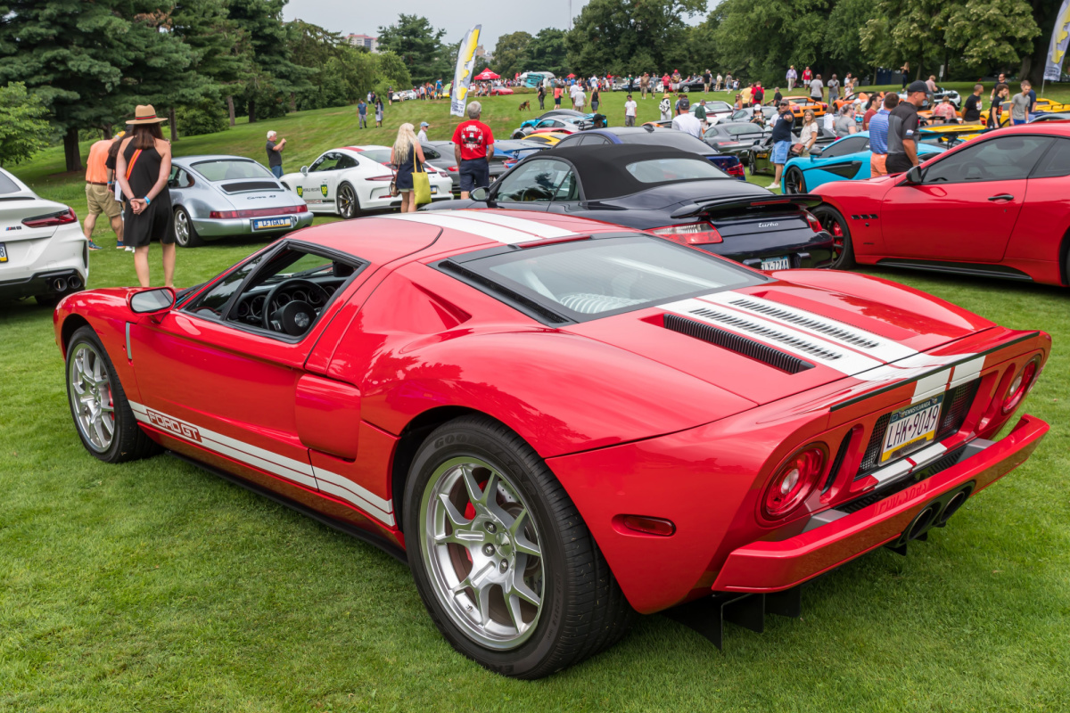 Exploring the Top 25 Cars That Defined the 2000s - My Car Makes Noise
