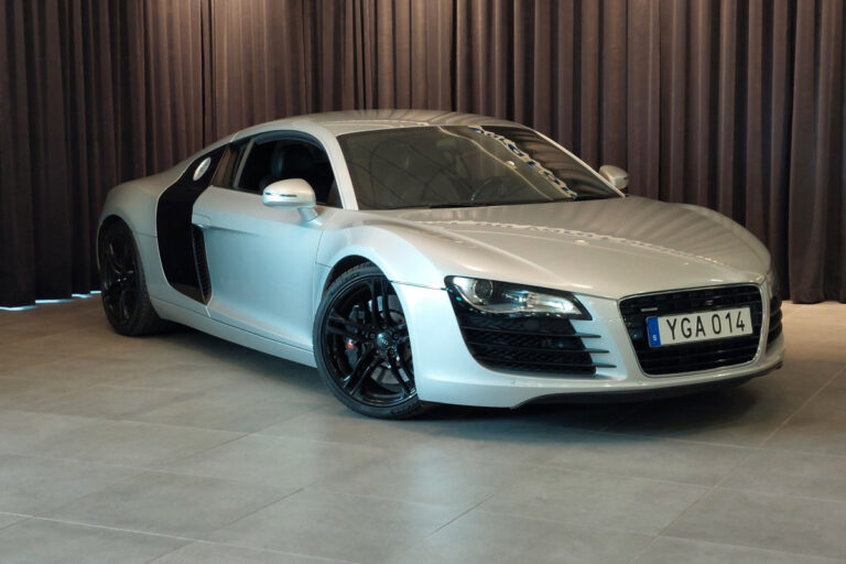 Exploring the Top 25 Cars That Defined the 2000s - My Car Makes Noise
