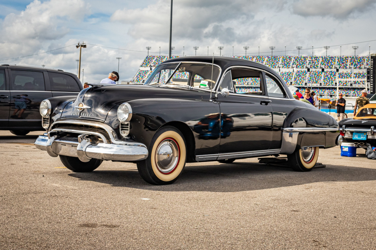 1940s Classics: The Most Popular Cars of the Era - My Car Makes Noise