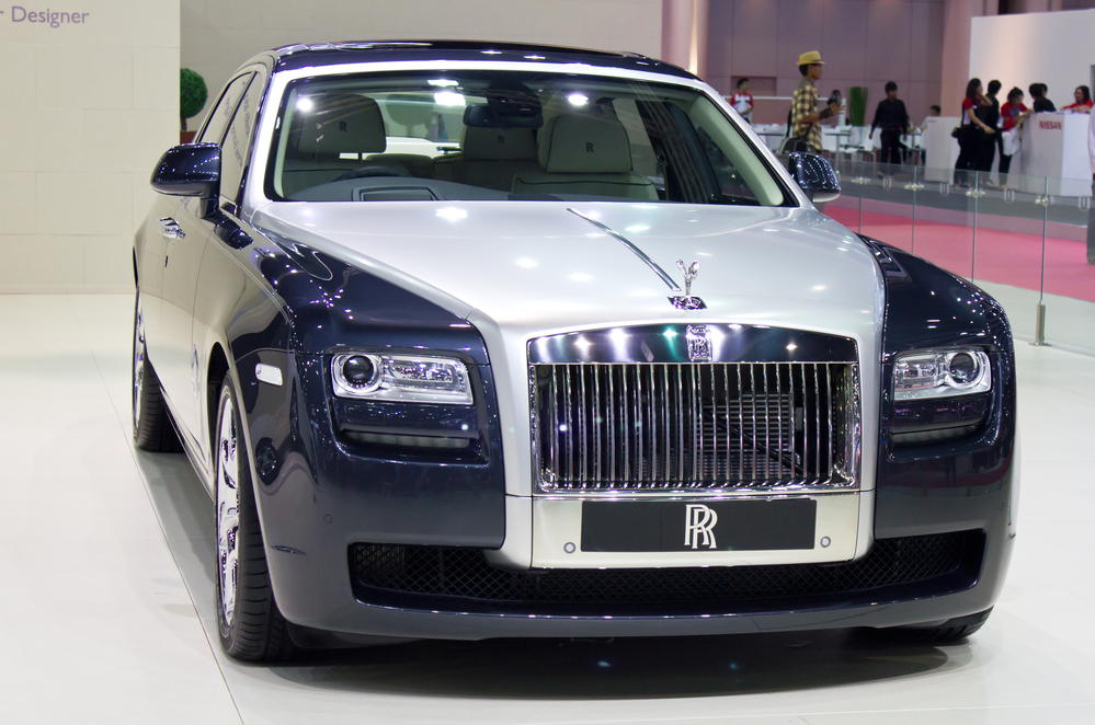 10 Reasons Why the Rolls Royce Phantom is the Epitome of Luxury Cars ...