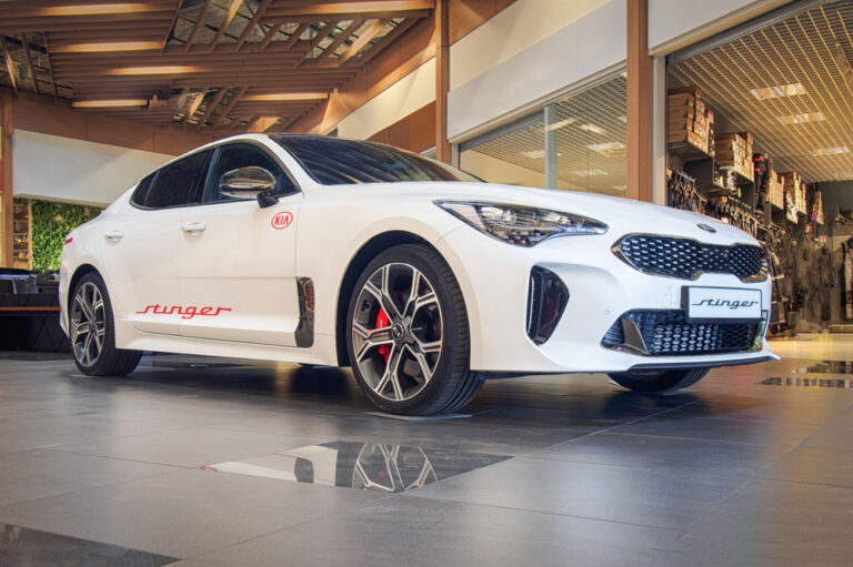 25 Exciting Sports Cars You Can Still Drive with a Manual Transmission ...