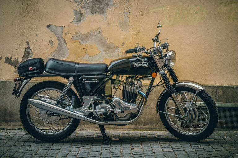 25 Classic Vintage Motorcycles with Enduring Style - My Car Makes Noise