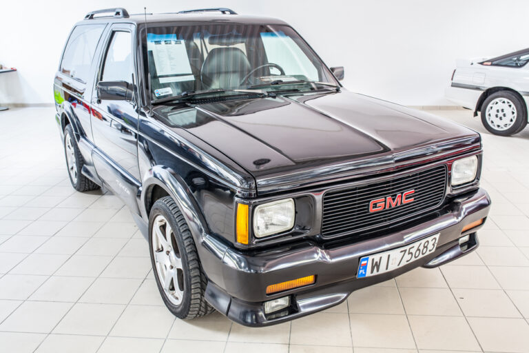 Uncovering the 20 Rarest 90s SUVs Worth Revisiting - My Car Makes Noise