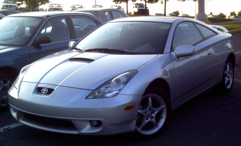 Exploring the Top 25 Cars That Defined the 2000s - My Car Makes Noise