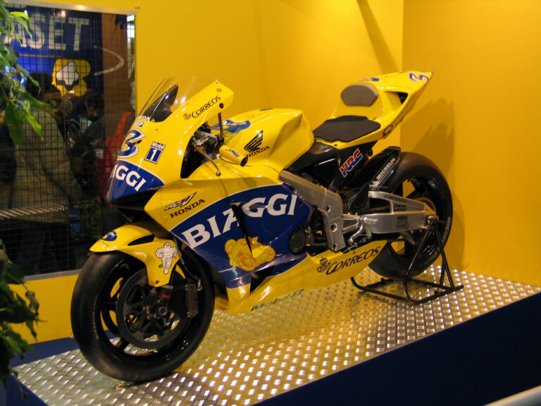 10 Legendary Race Bikes That Ruled MotoGP History - My Car Makes Noise