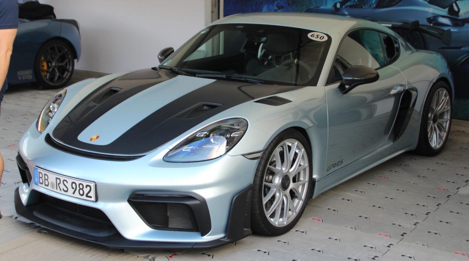25 Exciting Sports Cars You Can Still Drive with a Manual Transmission ...