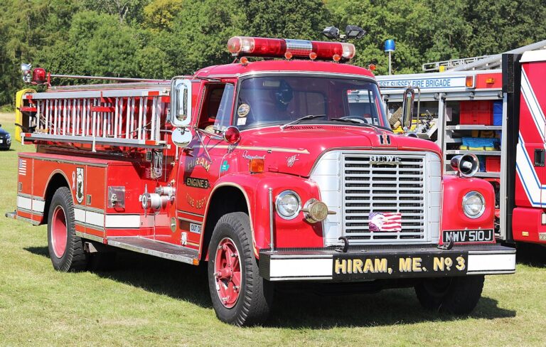 15 Iconic Fire Trucks Celebrating American Courage - My Car Makes Noise