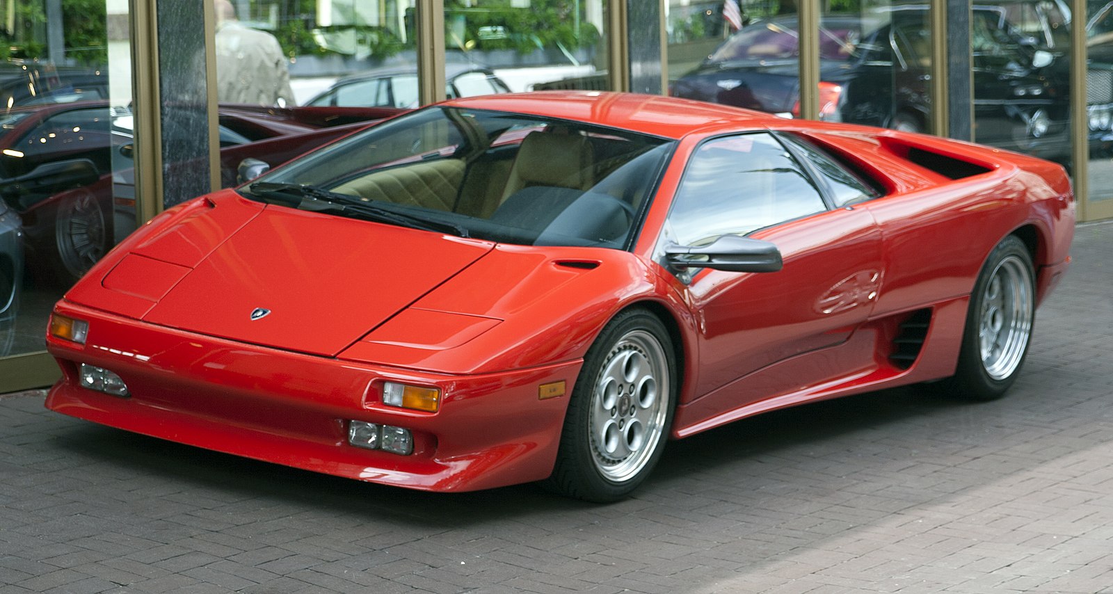 20 Iconic Supercars of the ‘90s That Defined the Era - My Car Makes Noise