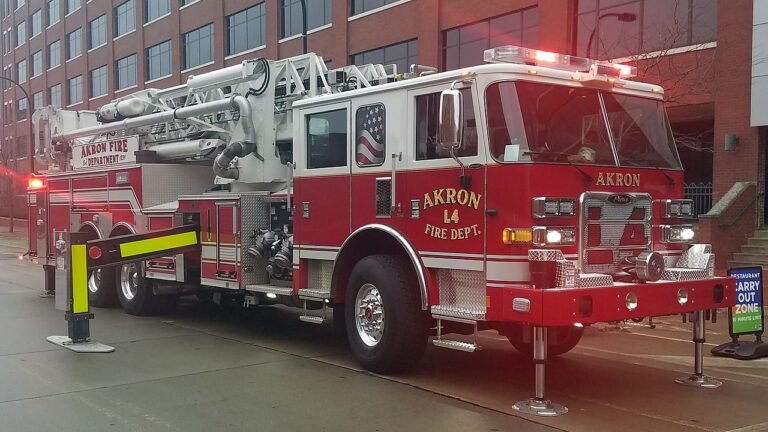 15 Iconic Fire Trucks Celebrating American Courage - My Car Makes Noise