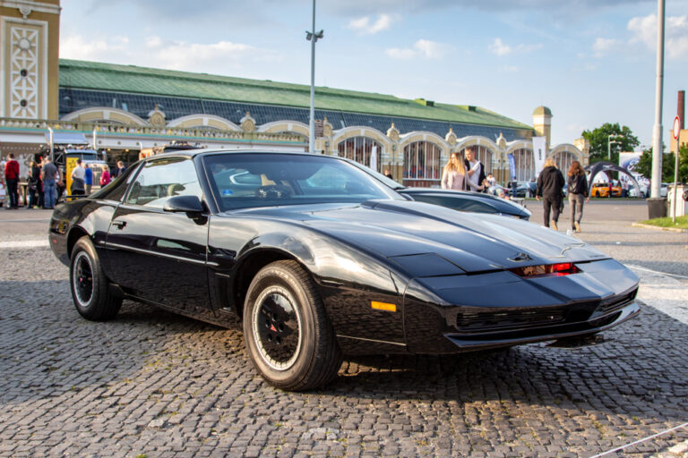 25 Most Stylish Retro Cars That Influenced Modern Design - My Car Makes ...