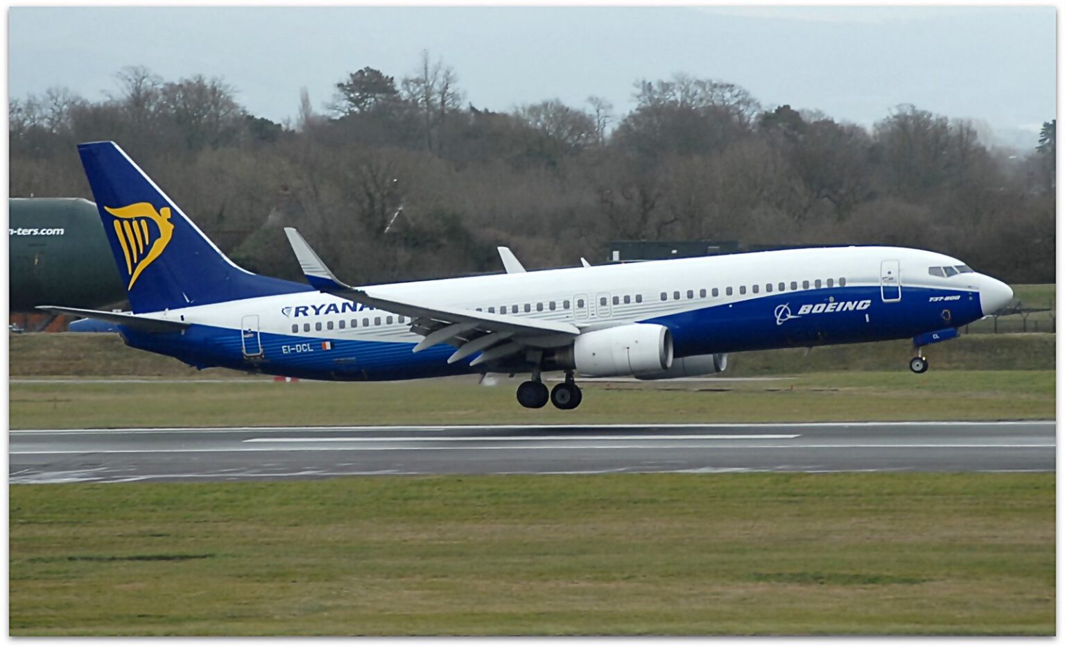 20 Pilot-Approved Commercial Planes That Stand Out - My Car Makes Noise