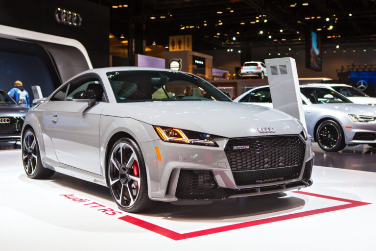 25 Exciting Sports Cars You Can Still Drive with a Manual Transmission ...