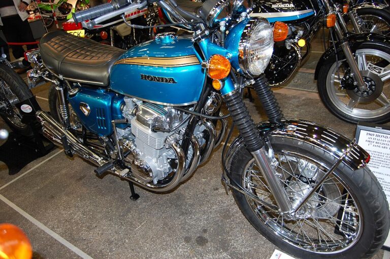 25 Classic Vintage Motorcycles with Enduring Style - My Car Makes Noise