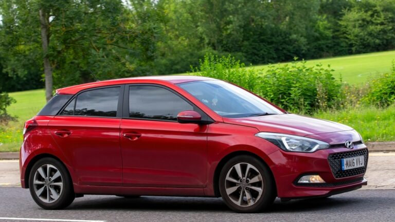 25 Top City Cars Perfect for Urban Life - My Car Makes Noise