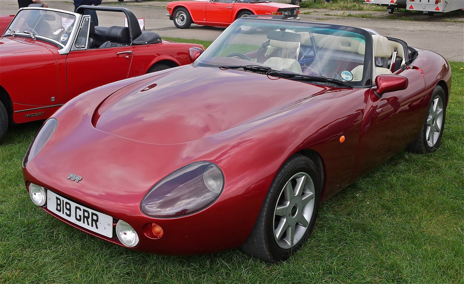 20 Greatest British Sports Cars of All Time - My Car Makes Noise