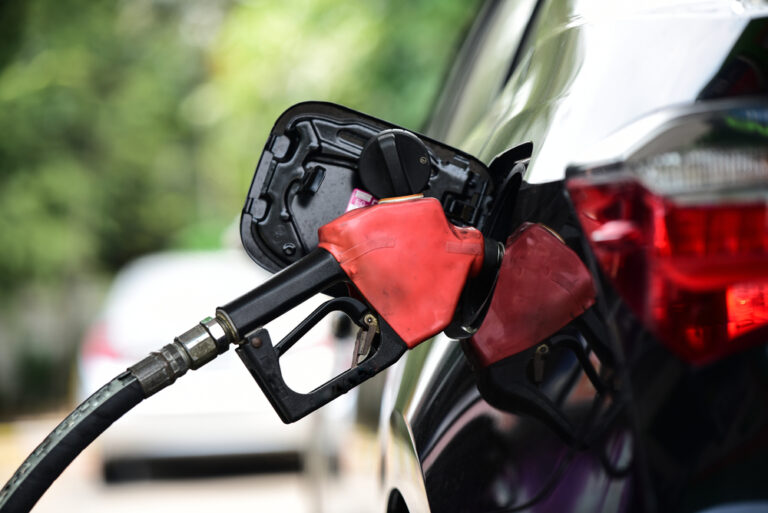20 Common Gas Pumping Mistakes That Could Be Hazardous - My Car Makes Noise