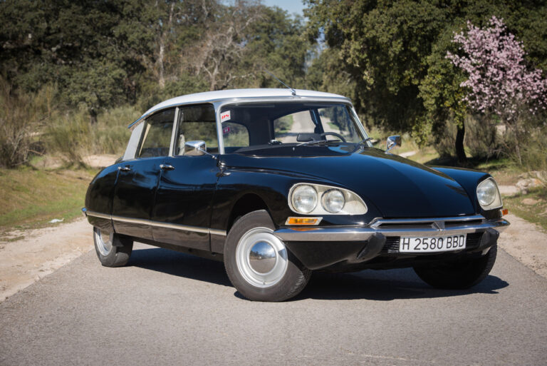 25 Most Stylish Retro Cars That Influenced Modern Design - My Car Makes ...