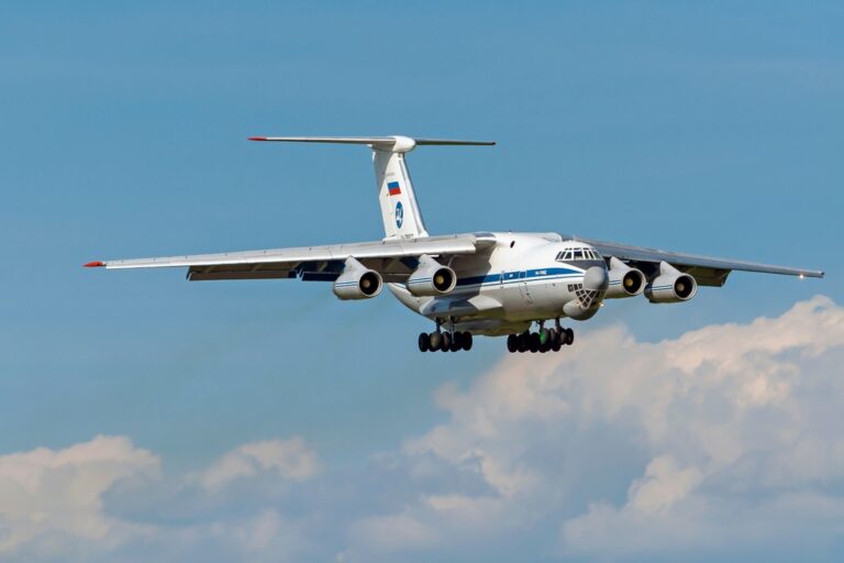 15 Powerful Cargo Planes Built for Heavy Lifting - My Car Makes Noise