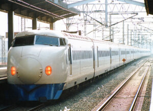 14 Iconic Streamlined Trains That Shaped Travel Design - My Car Makes Noise