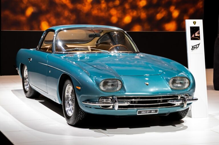 25 Classic Italian Cars Known for Their Elegance and Performance - My ...