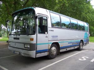 20 Retro Buses That Continue to Fascinate Enthusiasts - My Car Makes Noise