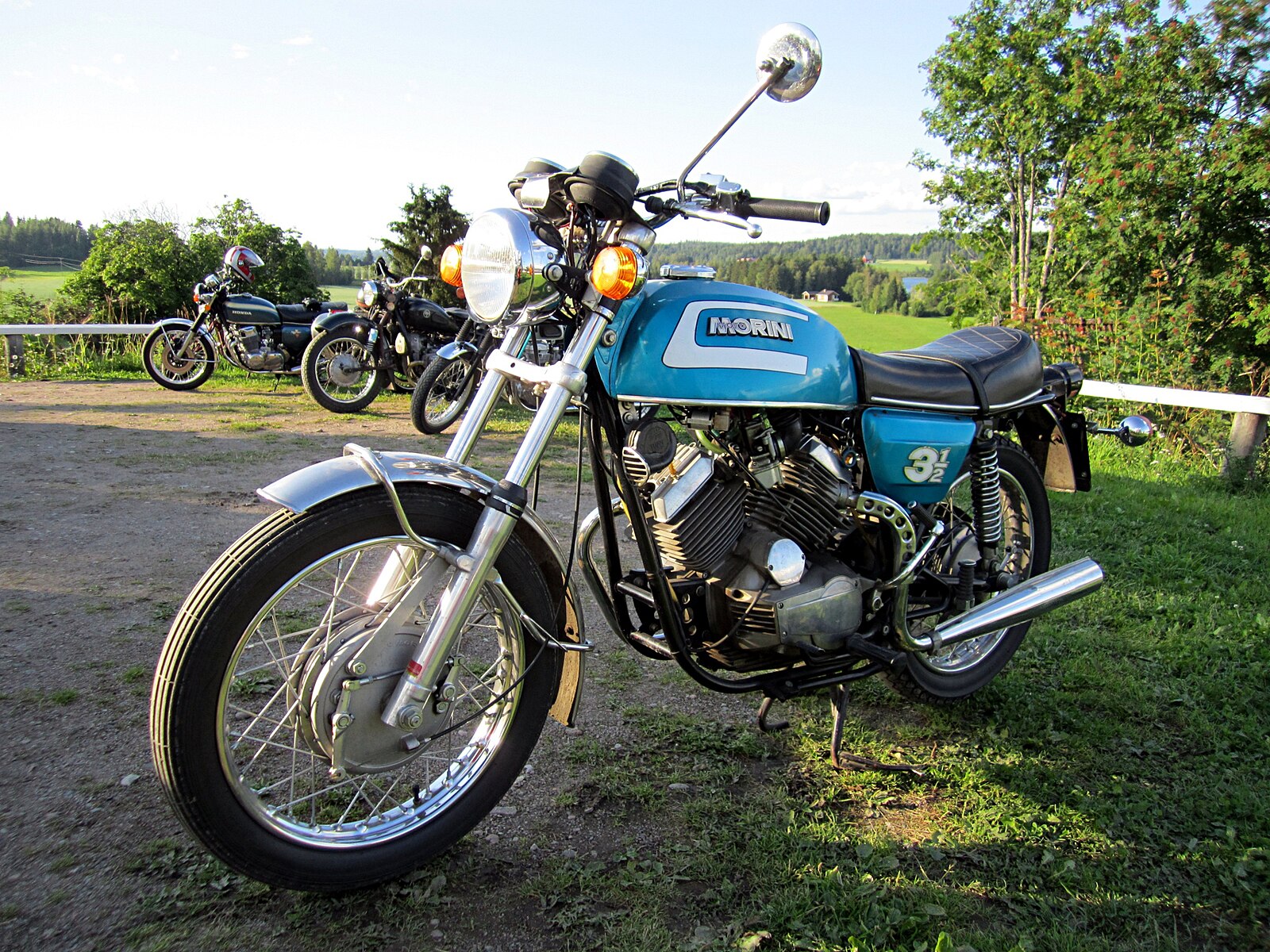 21 Vintage Motorcycles That Collectors Pass By - My Car Makes Noise