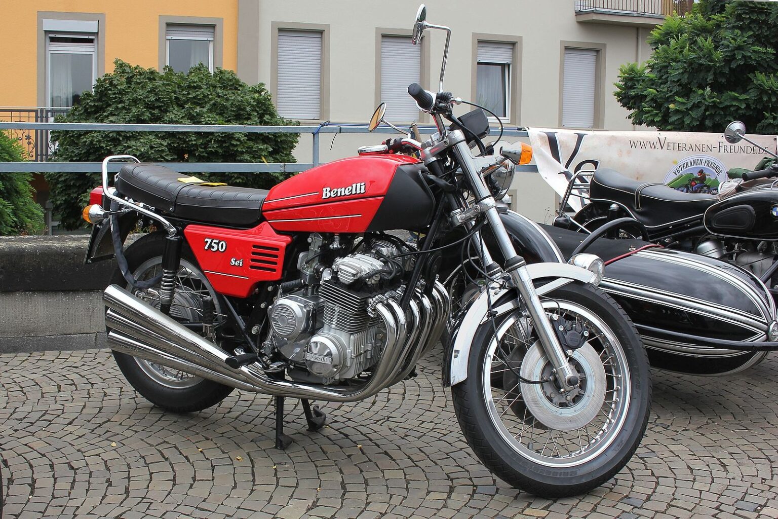25 Classic Vintage Motorcycles with Enduring Style - My Car Makes Noise
