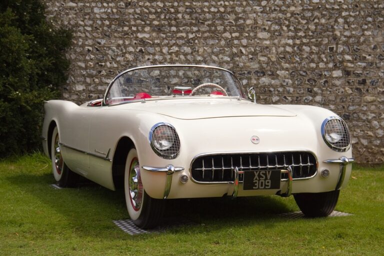 20 Classic Cars That Have Stood the Test of Time - My Car Makes Noise