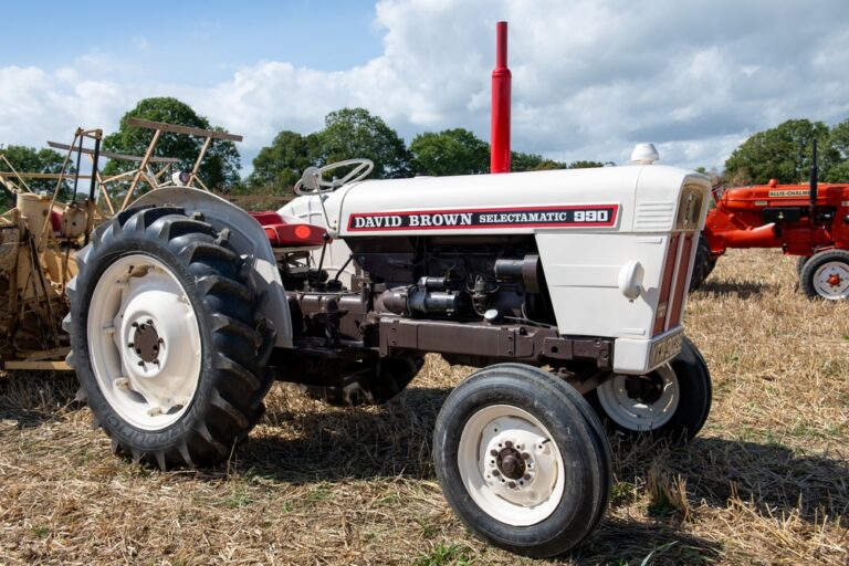10 Vintage Farm Machines That Are Still Hard at Work - My Car Makes Noise