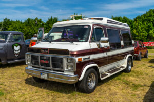 25 Old-School Vans That Are Perfect for Modern Upgrades - My Car Makes ...