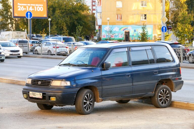 20 Old-School Minivans That Families Still Adore - My Car Makes Noise