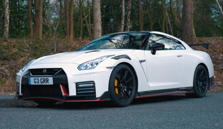 25 Lightweight Cars Built for Maximum Speed - My Car Makes Noise