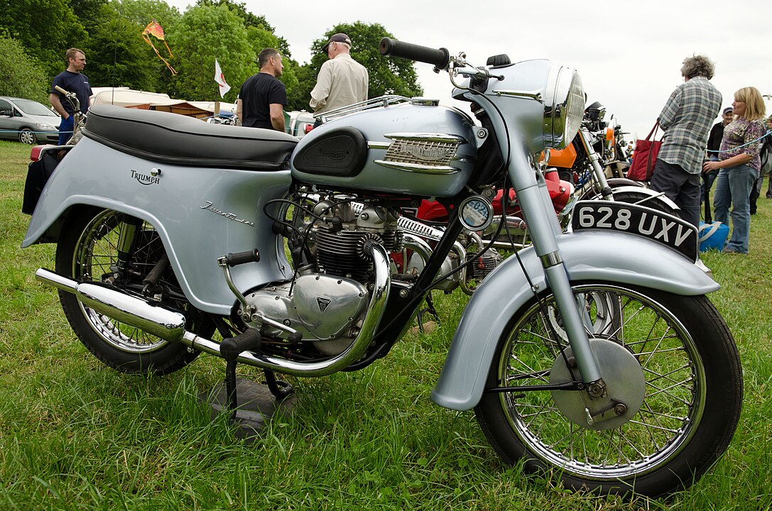20 Iconic Triumph Motorcycles That Ruled the Racetrack - My Car Makes Noise