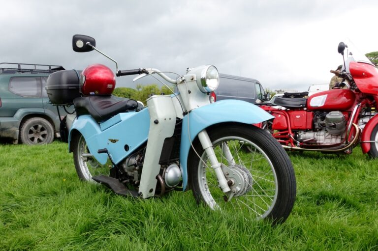 21 Vintage Motorcycles That Collectors Pass By - My Car Makes Noise