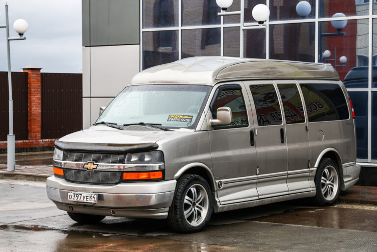 15 Reliable Vans That Are Perfect for Long-Haul Journeys - My Car Makes ...