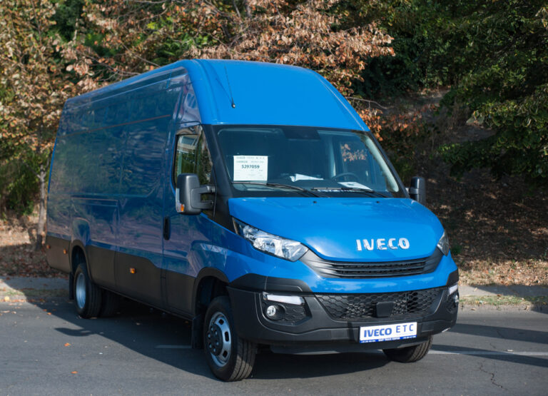 15 Reliable Vans That Are Perfect for Long-Haul Journeys - My Car Makes ...
