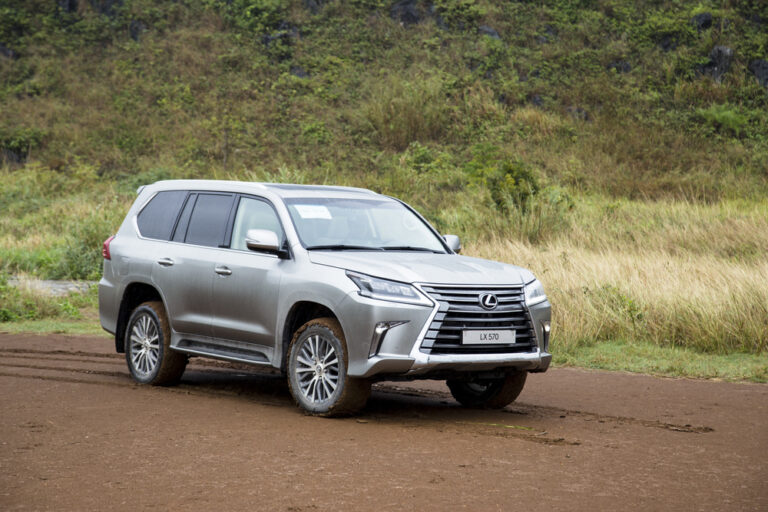25 Gas-Guzzling Cars with the Worst MPG Ratings of All Time - My Car ...