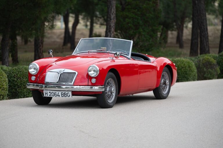 The Top 25 Vintage Roadsters Known for Elegance and Speed - My Car ...